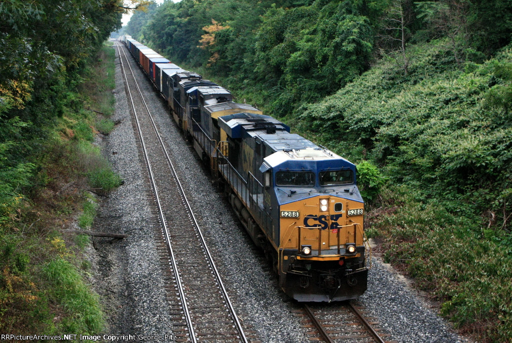 CSX 5288 and train L031